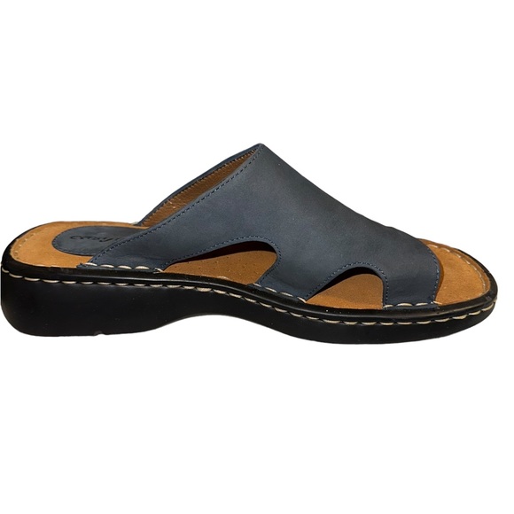 Easy Spirit | Shoes | Easy Spirit Blue Leather Slide Sandals 85 | Poshmark